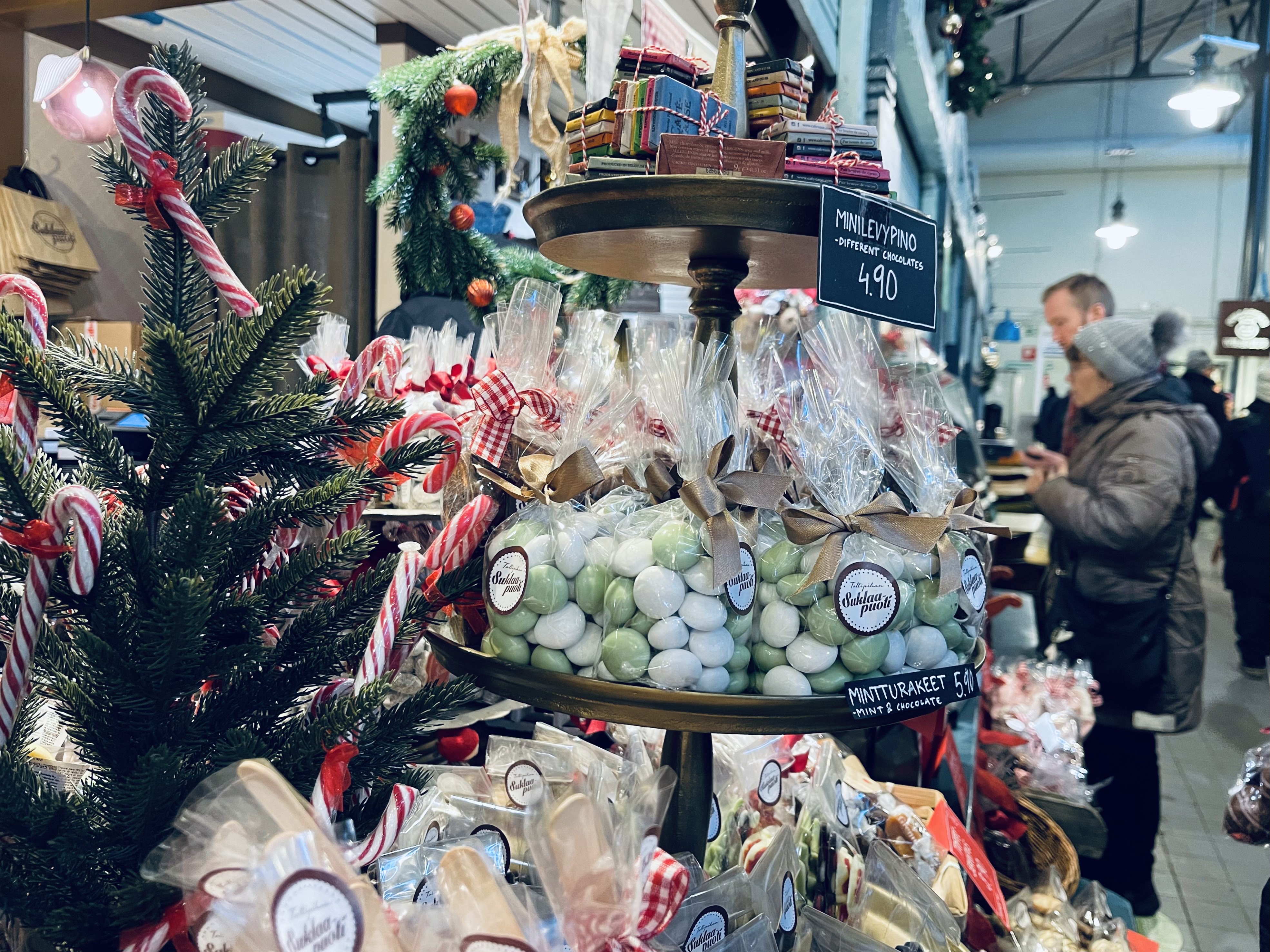 Christmas opening on Nov 30th – open till 9pm